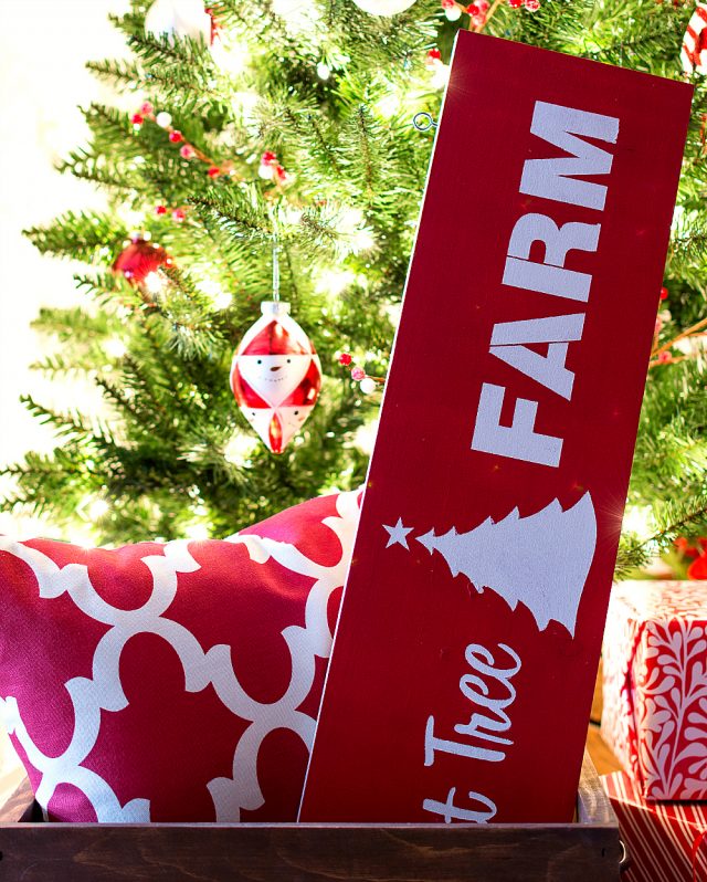 Christmas Tree Sign & A Giveaway - It All Started With Paint