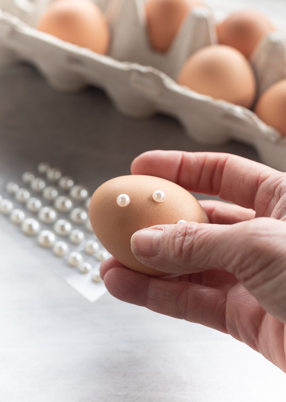 How To Decorate Easter Eggs with Rhinestones, Pearls & Flowers - It All Started With Paint